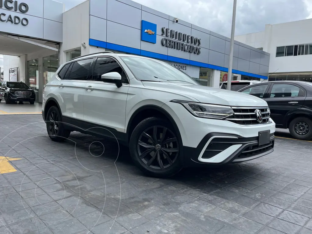 Volkswagen Tiguan Comfortline 5 Asientos usado (2023) color Blanco ...