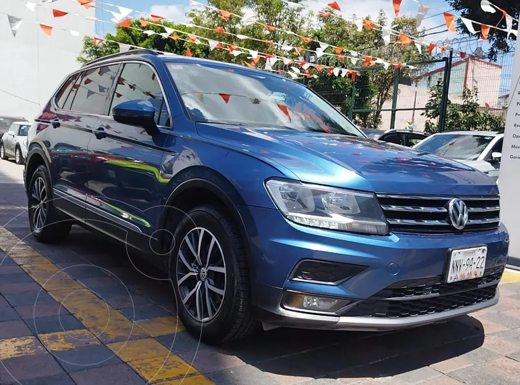Volkswagen Tiguan Comfortline usado (2018) color Azul precio $395,000
