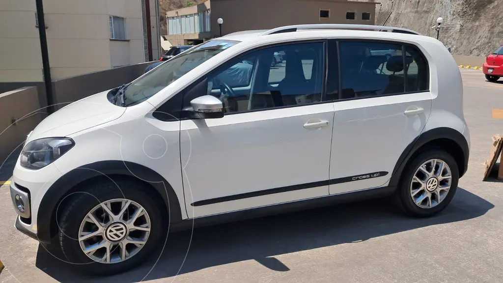 Volkswagen up! cross up! usado (2016) color Blanco precio $165,000