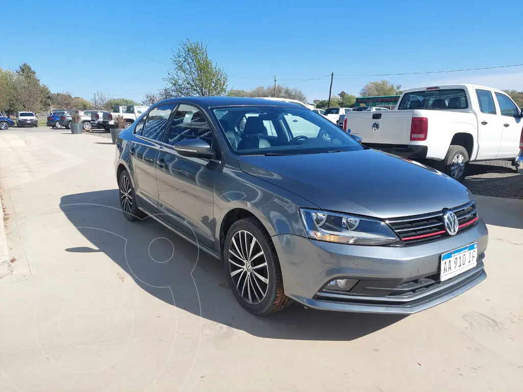 Volkswagen Vento 1.4 TSI Highline usado (2017) color Gris precio $13. ...