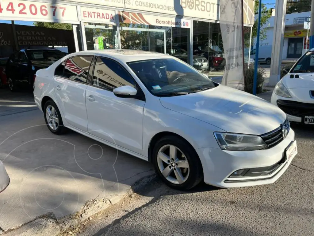 Volkswagen Vento 2.5 FSI Advance Plus usado (2015) color Blanco precio ...