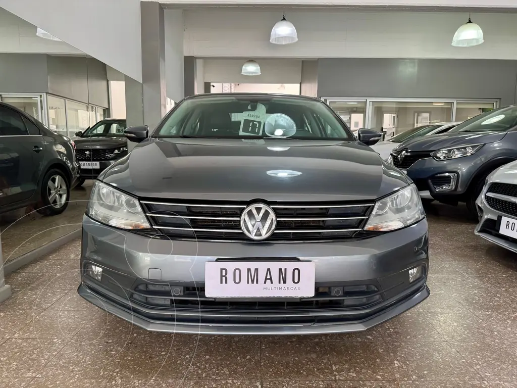 Volkswagen Vento 1.4 TSI Highline DSG usado (2017) color Gris Platinium ...