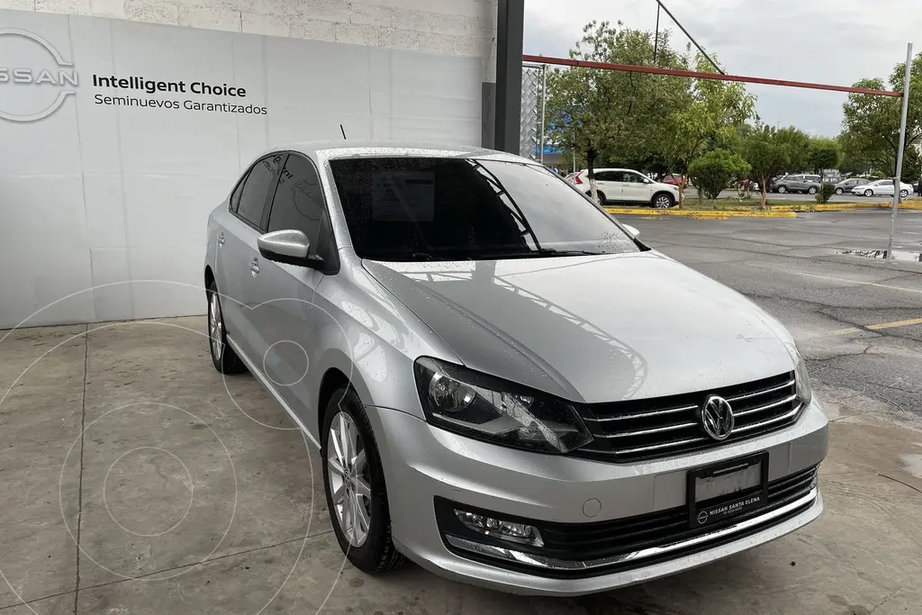 Volkswagen Vento Highline usado (2018) color Gris precio $225,000