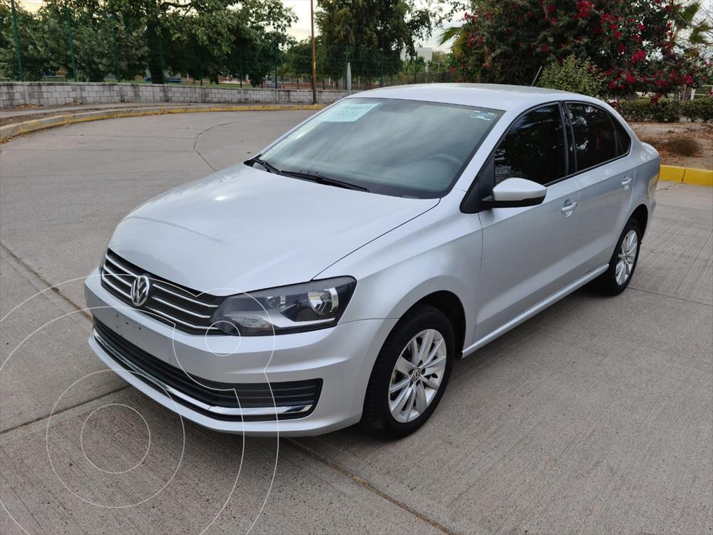 Volkswagen Vento Comfortline usado (2019) color Plata precio $230,000