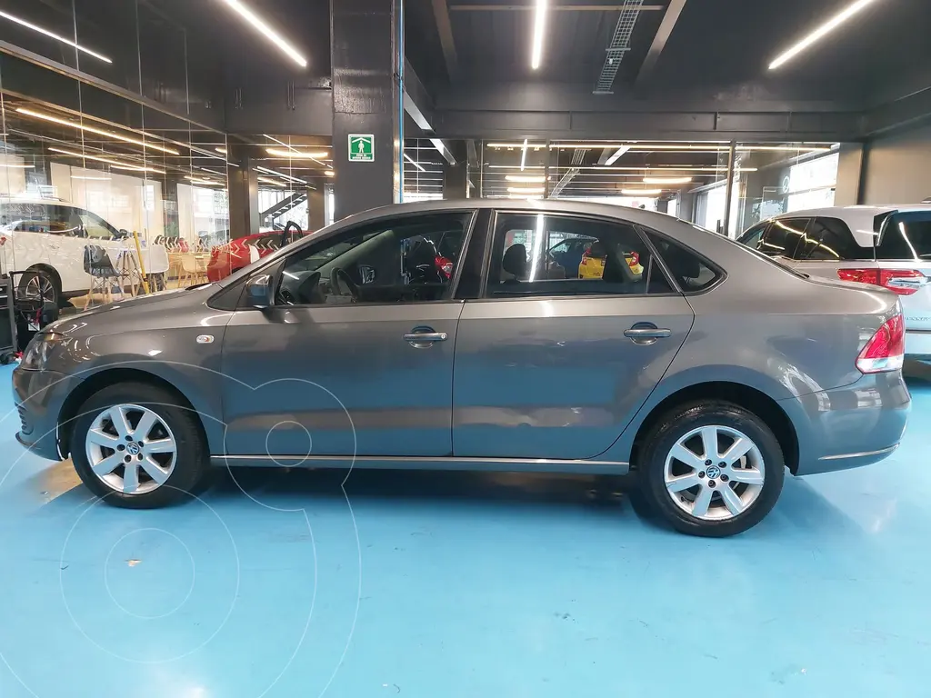 Volkswagen Vento Active usado (2014) color Gris precio $123,000