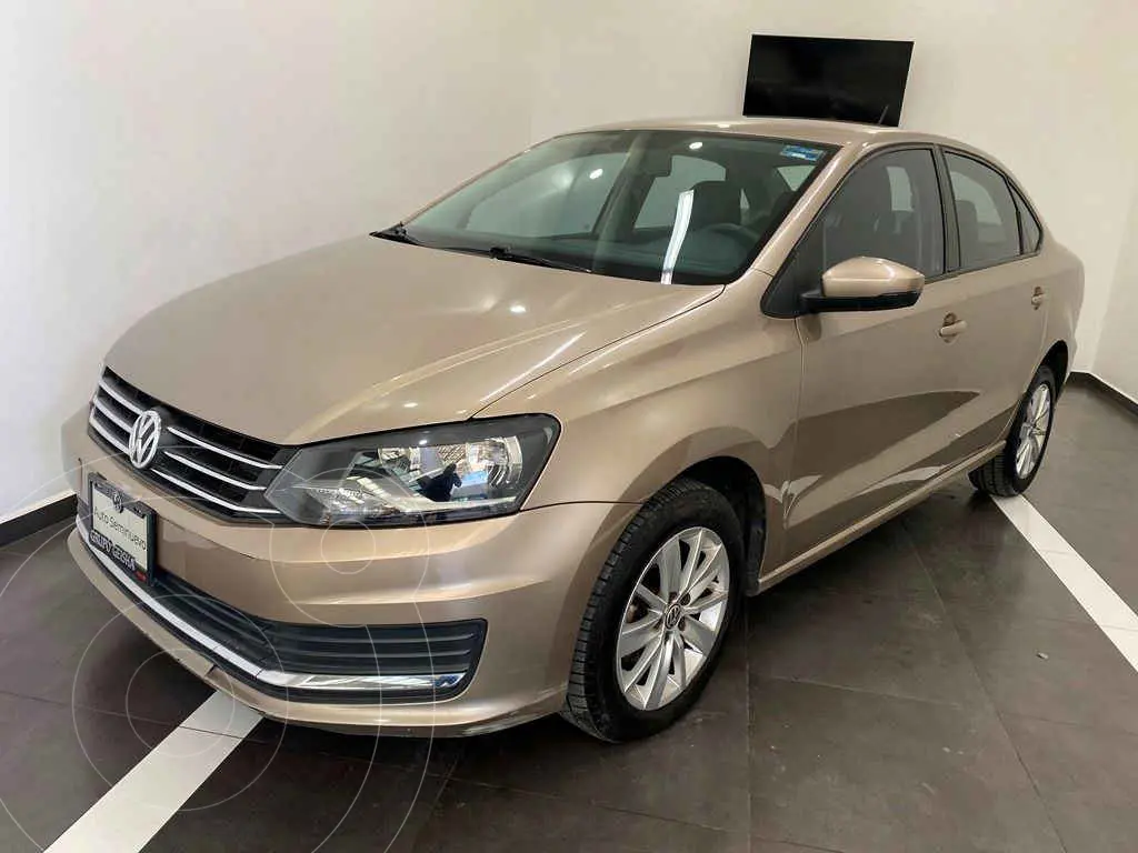 Volkswagen Vento Comfortline usado (2018) color Dorado precio $219,950