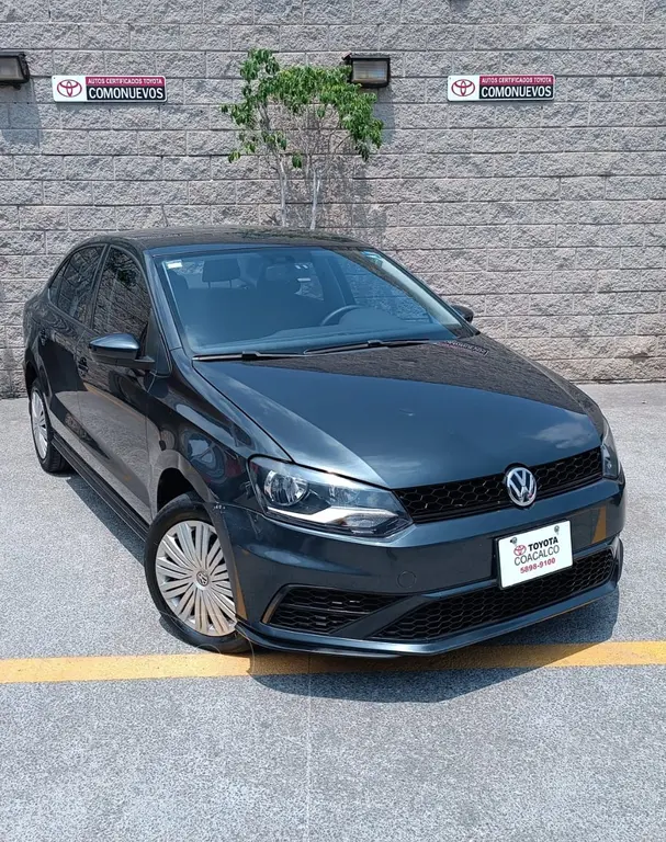 Volkswagen Vento Startline usado (2021) color Gris precio $229,000