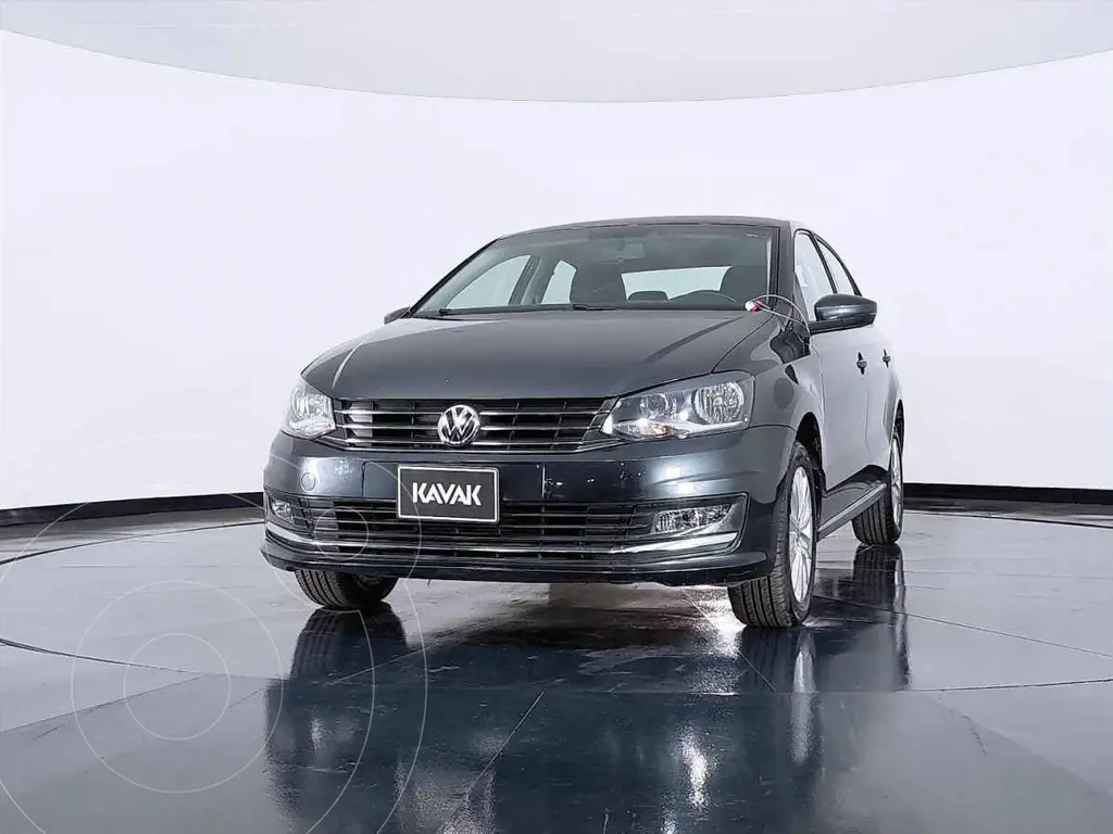 Volkswagen Vento Highline Aut usado (2017) color Gris precio $228,999