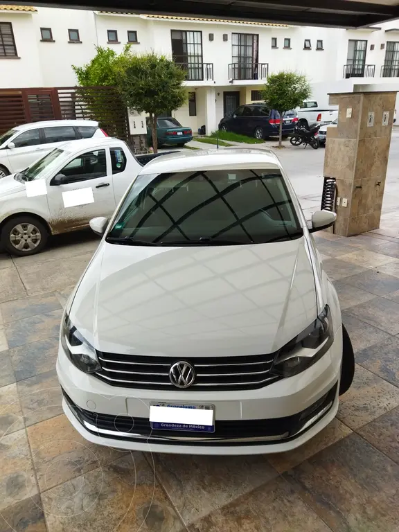 Volkswagen Vento Highline Aut usado (2018) color Blanco precio $210,000