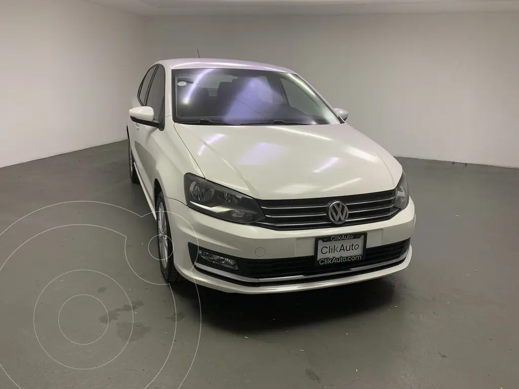 Volkswagen Vento Highline Aut usado (2018) color Blanco precio $210,000