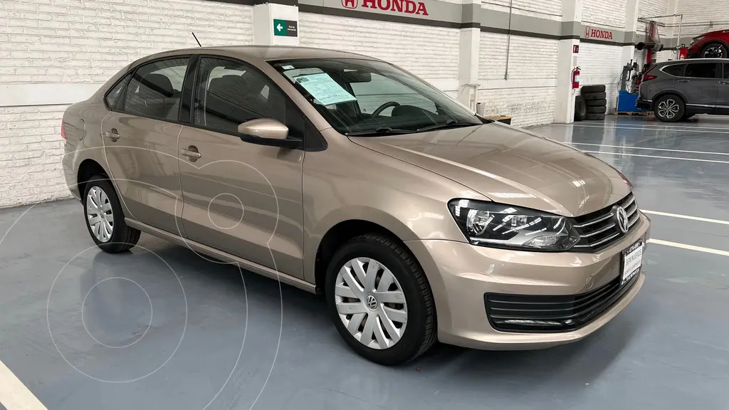 Volkswagen Vento Startline usado (2017) color Cafe precio $207,000