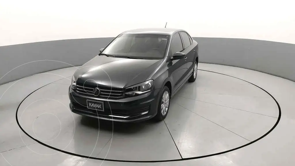 Volkswagen Vento Highline Aut usado (2017) color Gris precio $229,999