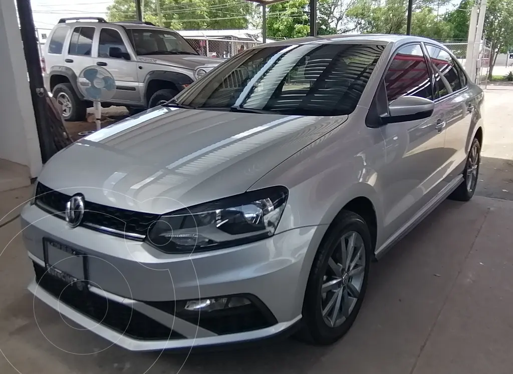 Volkswagen Vento Comfortline Plus usado (2020) color Plata Reflex ...