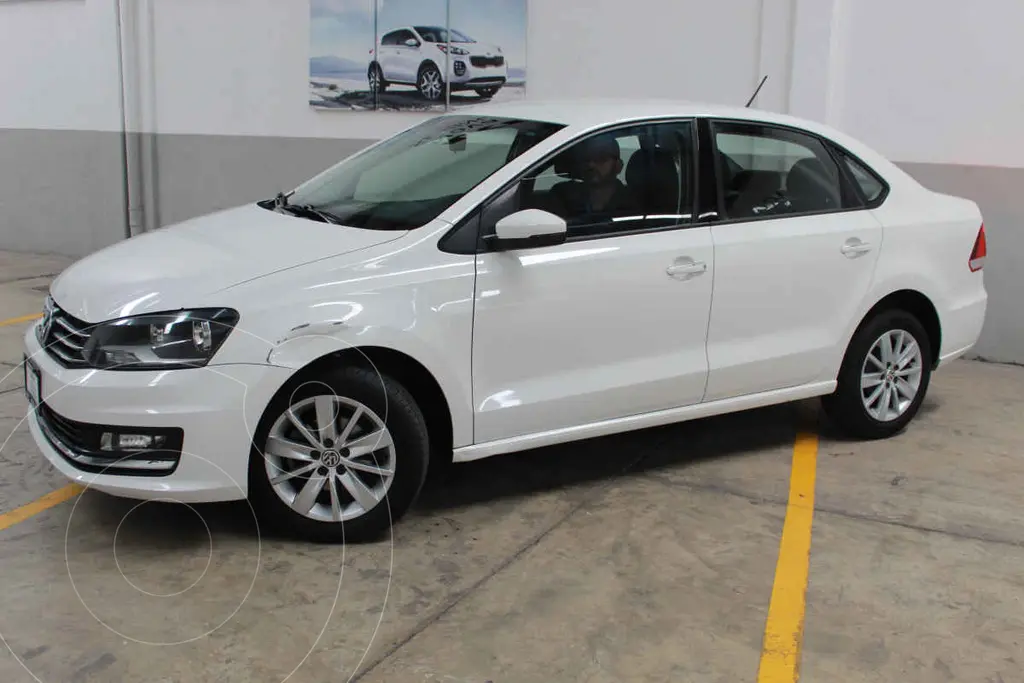 Volkswagen Vento Highline Aut usado (2016) color Blanco precio $249,000