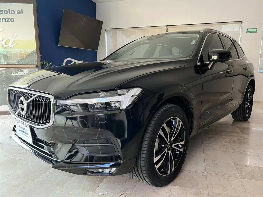 Volvo XC60 T6 Momentum usado (2021) color Negro precio $699,000