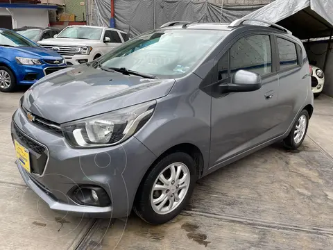 Chevrolet Beat Hatchback LTZ usado (2020) color Gris Titanio precio ...