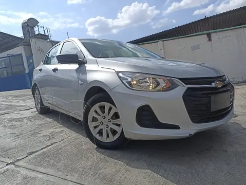Chevrolet Onix LS Aut usado (2021) color plateado precio $215,000