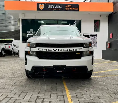 Chevrolet Silverado Doble Cabina 4X4 usado (2021) color Blanco precio ...