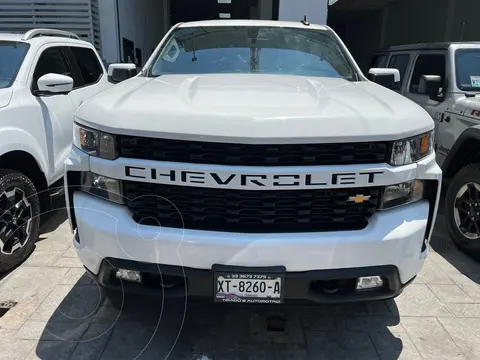 Chevrolet Silverado Cabina Regular 4X2 usado (2020) color Blanco precio ...