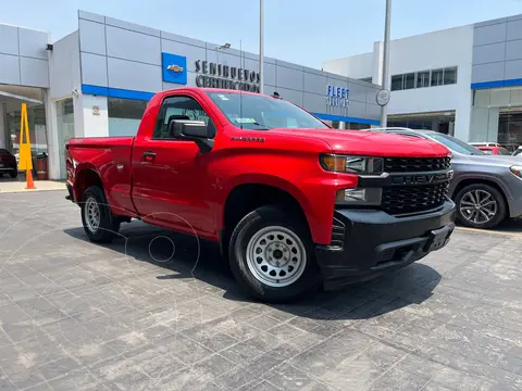 Chevrolet Silverado Cabina Regular 4X2 usado (2021) color Rojo precio ...