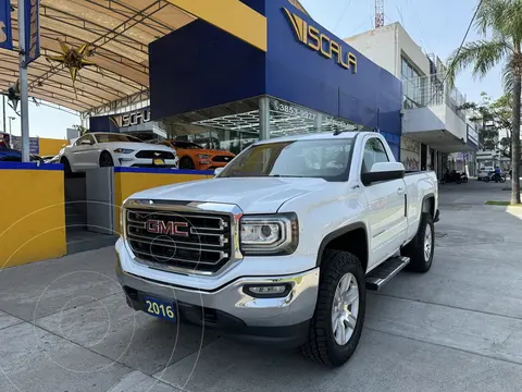 GMC Sierra Cabina Regular SLE 4x4 usado (2016) color Blanco precio $619,000