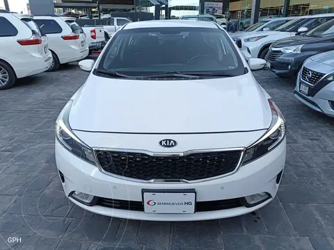 Kia Forte Sedan EX usado (2018) color Blanco precio $196,000