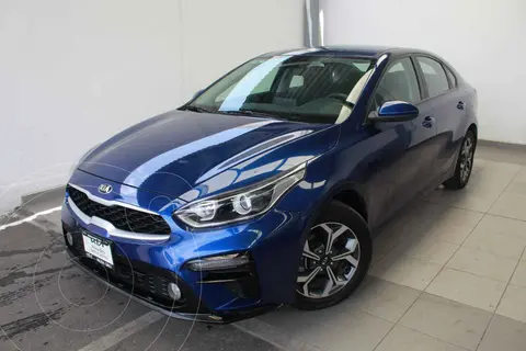 Kia Forte Sedan LX Aut usado (2020) color Azul precio $305,000