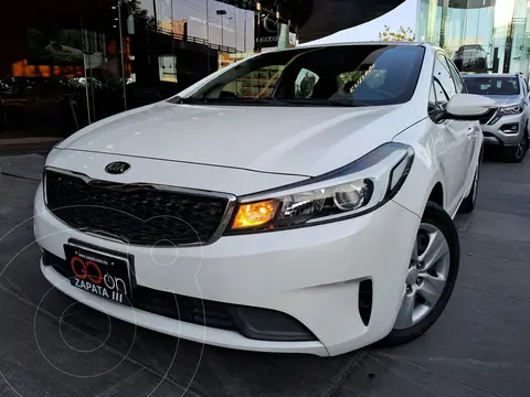 Kia Forte Sedan EX usado (2018) color Blanco precio $190,000