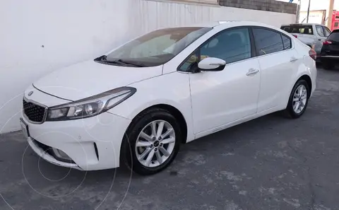 Kia Forte Sedan EX usado (2018) color Blanco precio $190,000
