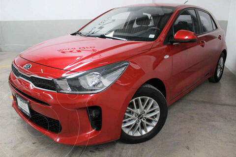 Kia Rio Hatchback LX usado (2018) color Rojo precio $253,000