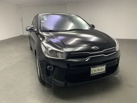 Kia Rio Hatchback EX usado (2018) color Negro precio $265,000