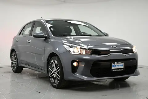 Kia Rio Hatchback EX Pack Aut usado (2019) color Gris precio $293,000