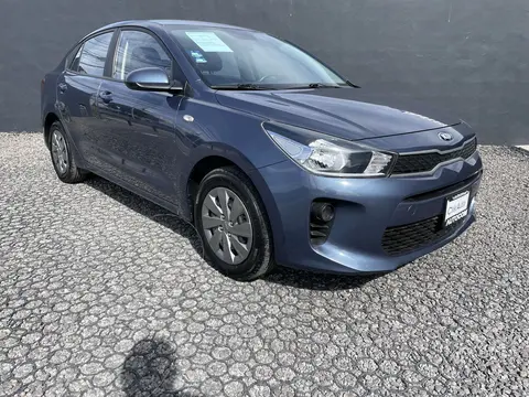 Kia Rio Sedan LX Aut usado (2019) color Gris precio $233,000