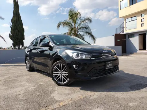 Kia Rio Sedan EX Aut usado (2022) color Negro precio $339,800