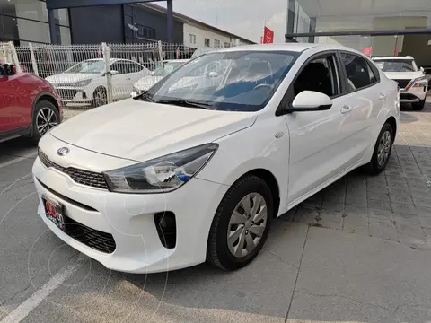 Kia Rio Sedan LX usado (2019) color Blanco precio $245,000