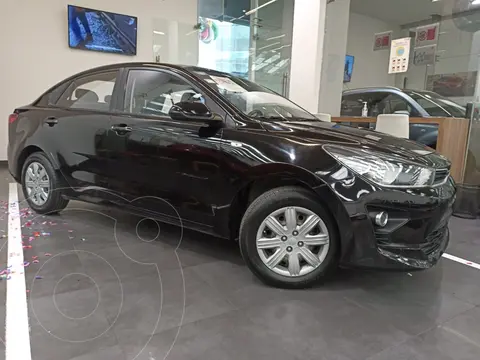 Kia Rio Sedan L Aut usado (2021) color Negro precio $254,900