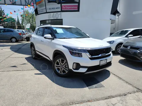 Kia Seltos SX usado (2022) color Blanco Perla precio $439,999