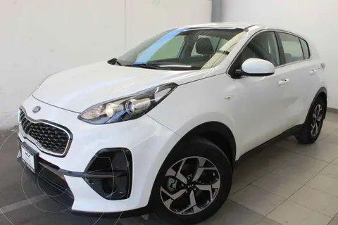 Kia Sportage LX 2.0L Aut usado (2021) color Blanco precio $365,000