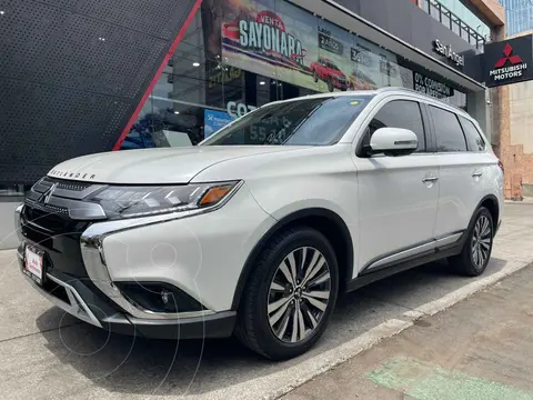 Mitsubishi Outlander 2.4L Limited usado (2019) color Blanco precio $410,000