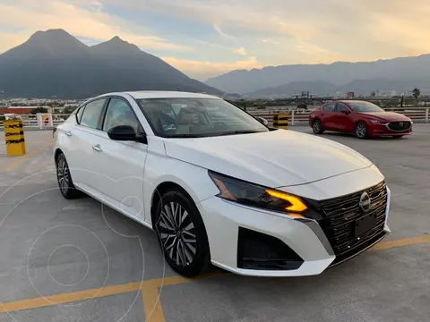 Nissan Altima Advance usado (2023) color Blanco precio $675,000
