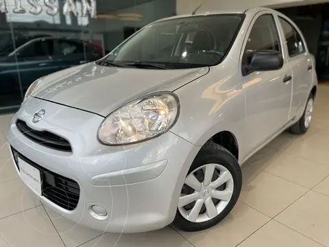 Nissan March Active usado (2020) color plateado precio $185,000