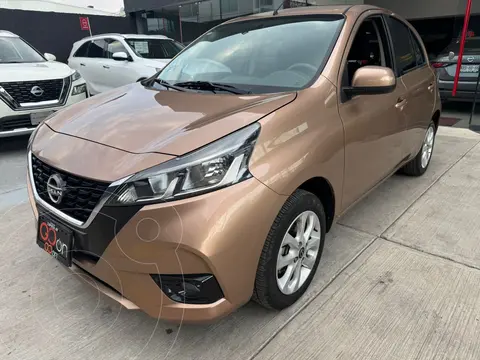 Nissan March Advance usado (2023) color rosa precio $275,000