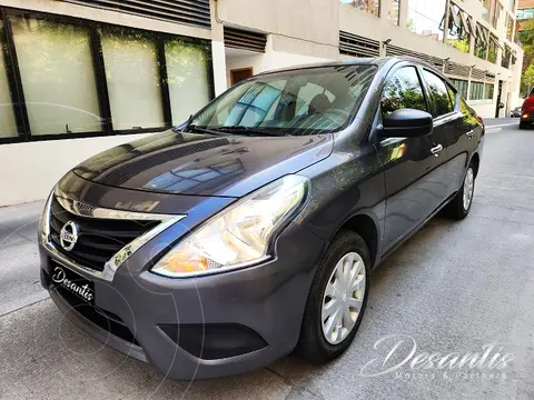 Nissan Versa V-Drive 1.6L usado (2021) color Gris precio $8.780.000