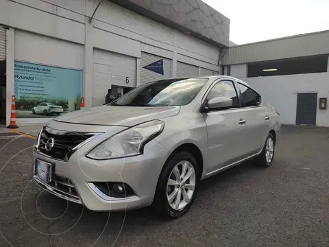 Nissan Versa Advance usado (2018) color Plata precio $205,000