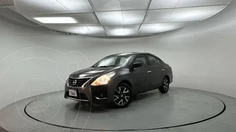 Nissan Versa Sense Aut usado (2015) color HIERRO precio $163,300