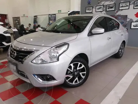 Nissan Versa Advance usado (2019) color Plata precio $250,000