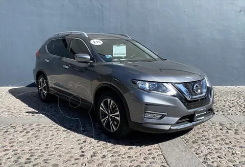 Nissan X-Trail Advance 3 Row usado (2018) color plateado precio $320,000