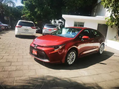 Toyota Corolla XLE Aut usado (2022) color Rojo precio $435,000