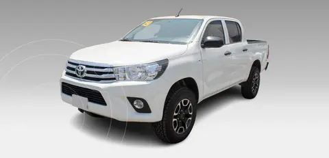 Toyota Hilux Cabina Doble Base usado (2019) color Blanco precio $398,000