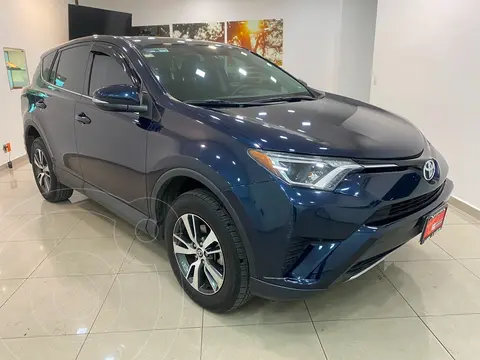 Toyota RAV4 XLE 4WD usado (2018) color Azul precio $419,000